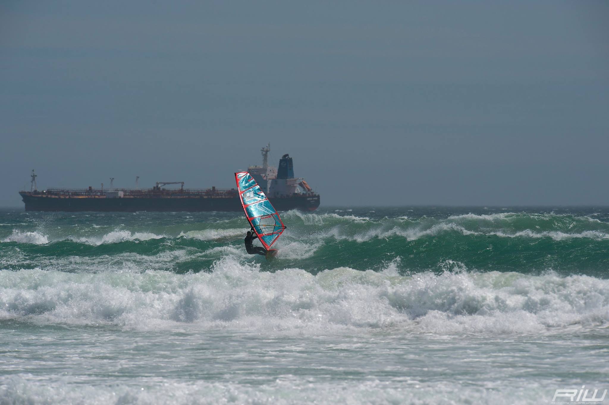 Adele Frola in allenamento tra le onde di Jeri - RIWmag