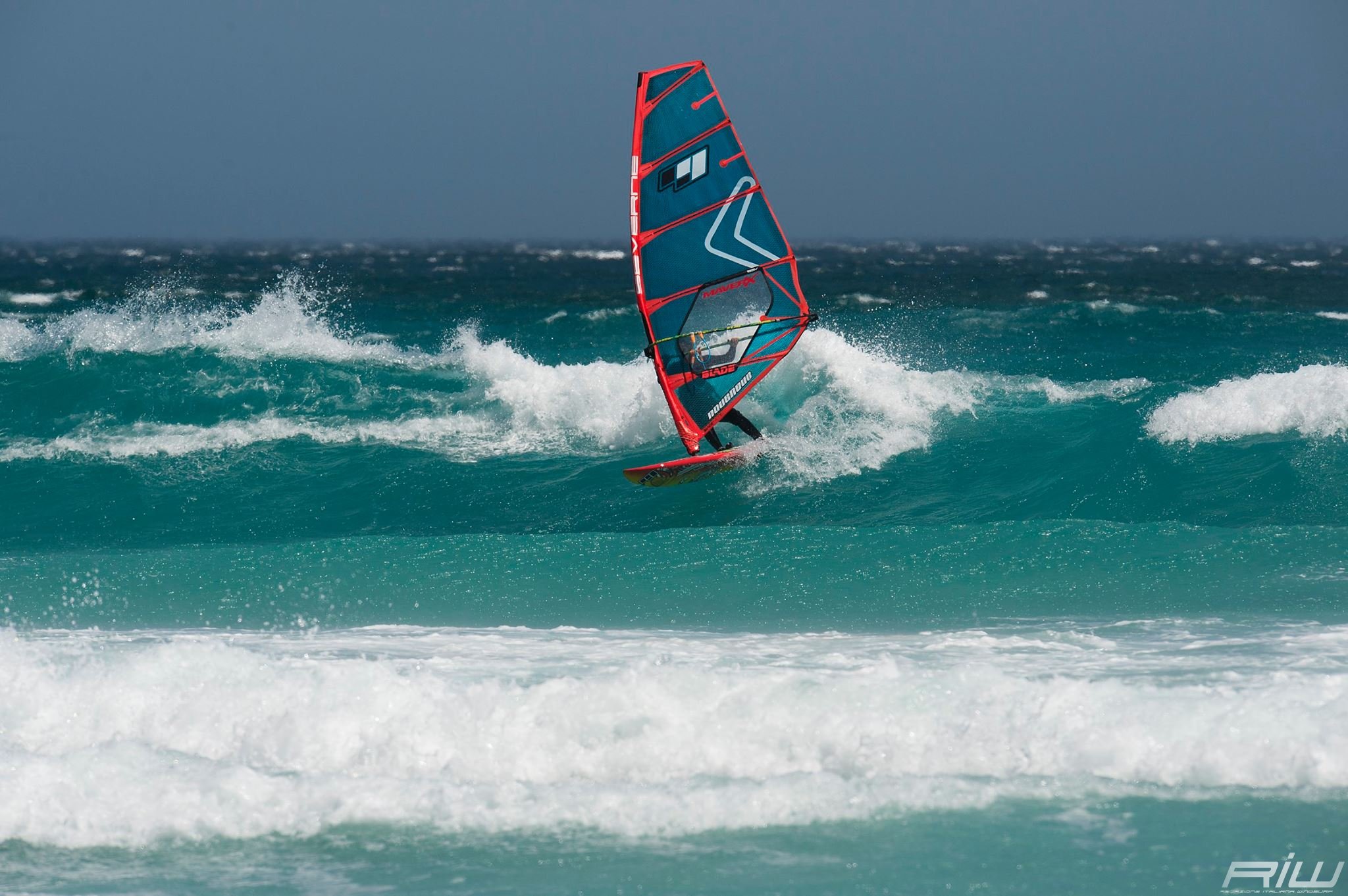 Adele Frola in allenamento tra le onde di Jeri - RIWmag