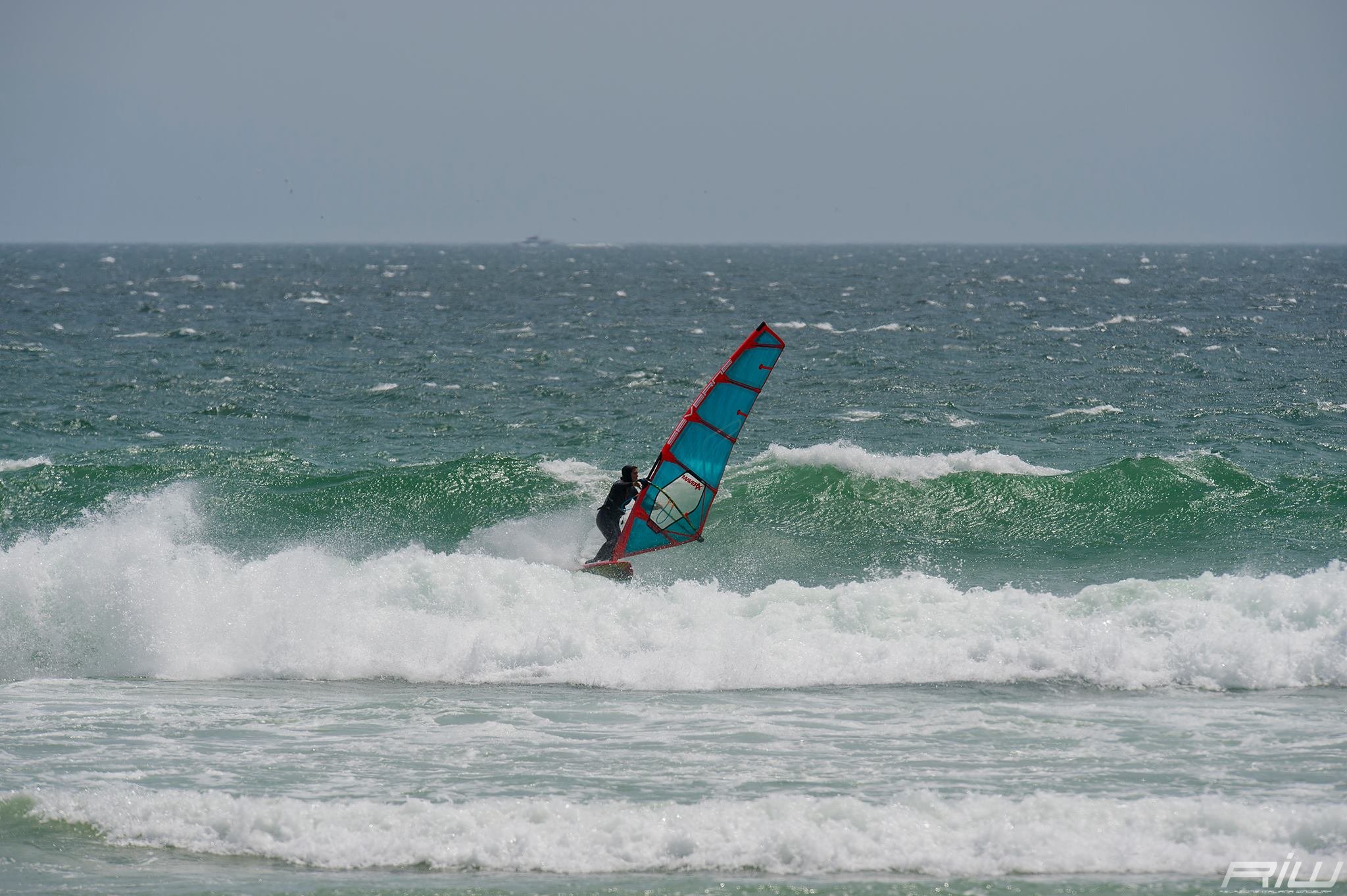 Adele Frola in allenamento tra le onde di Jeri - RIWmag