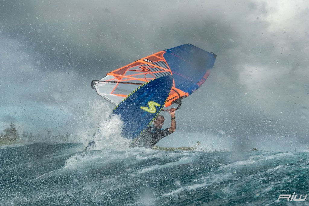 SImmerSyle Boards: FlyWave G4, per onde ben formate - RIWmag